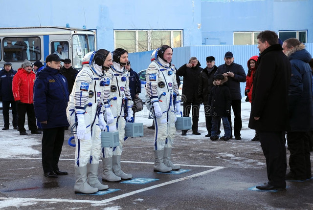 How Astronauts Sleep in Space - iMedia