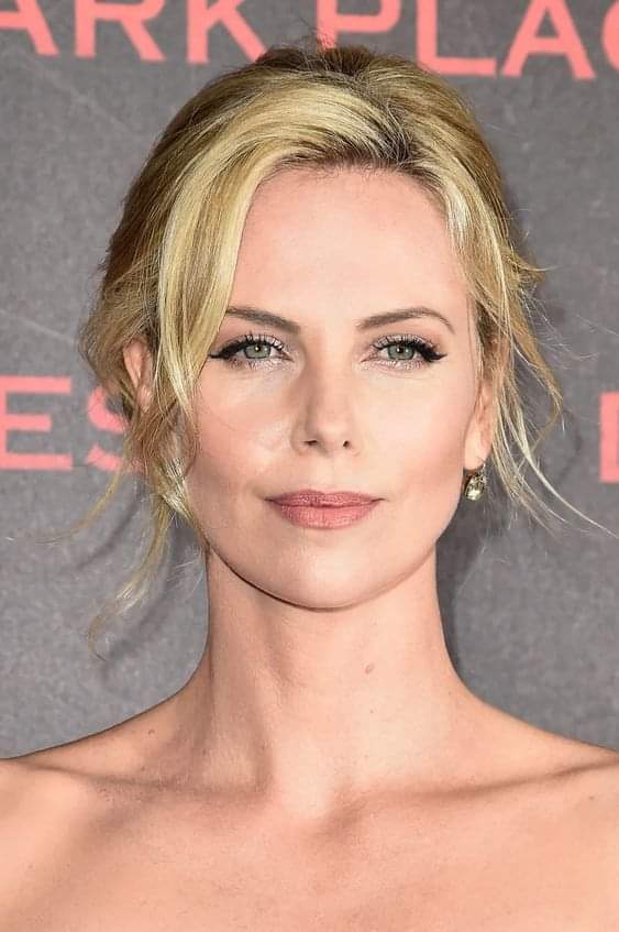 "Favorite Face" "Goddess of Many Faces" Charlize Theron (Charlize Theron) - iMedia