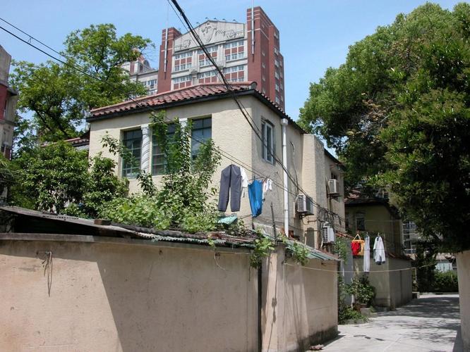 Shanghai Anfu Road, a short road with old houses on both sides - iNEWS