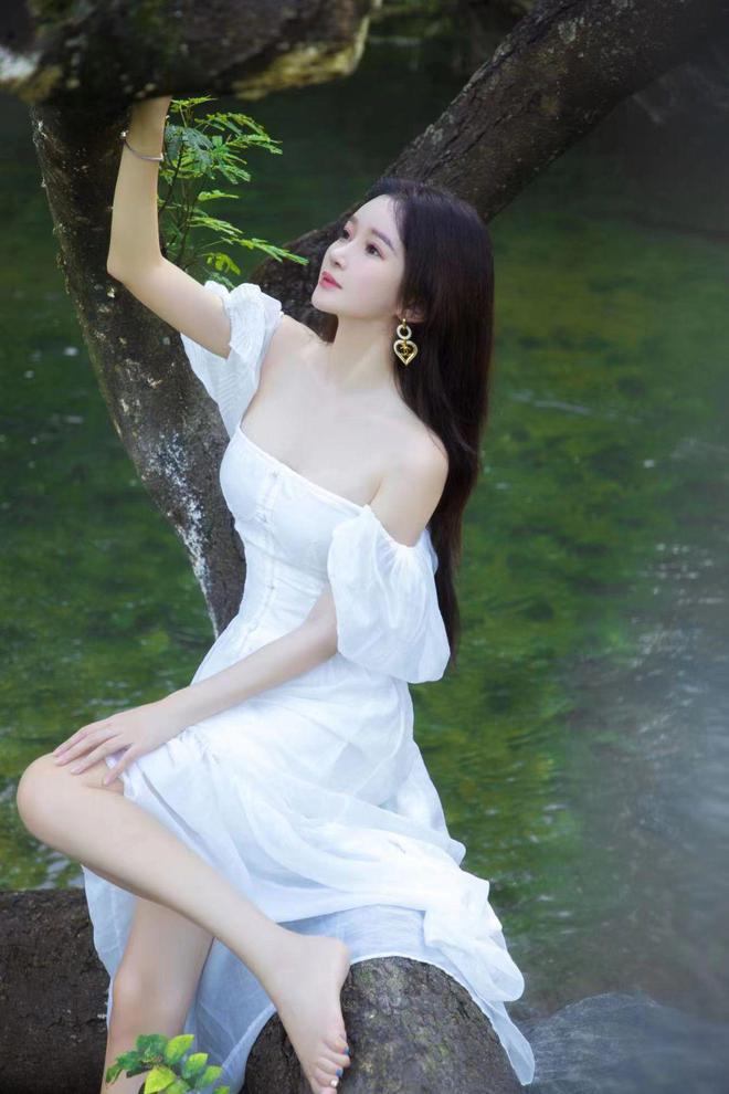 Sun Xinya exposes the forest pure white series of photos - iNEWS
