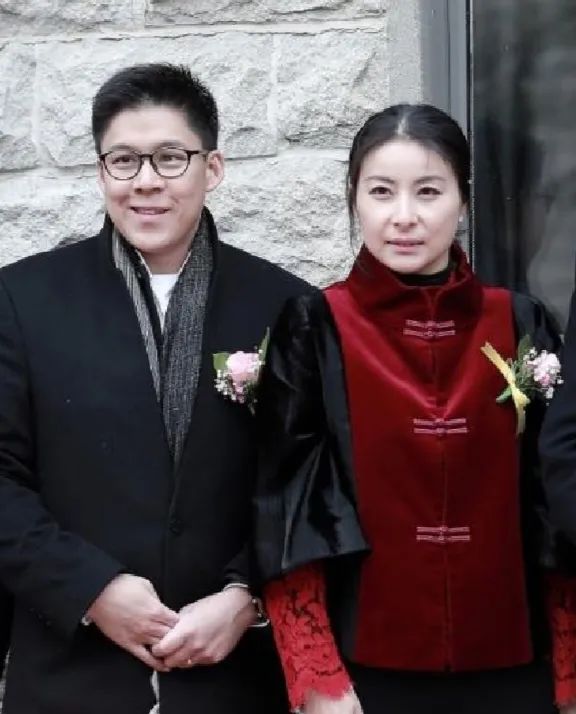 Guo Jingjing took a group photo with her 63-year-old mother-in-law on ...