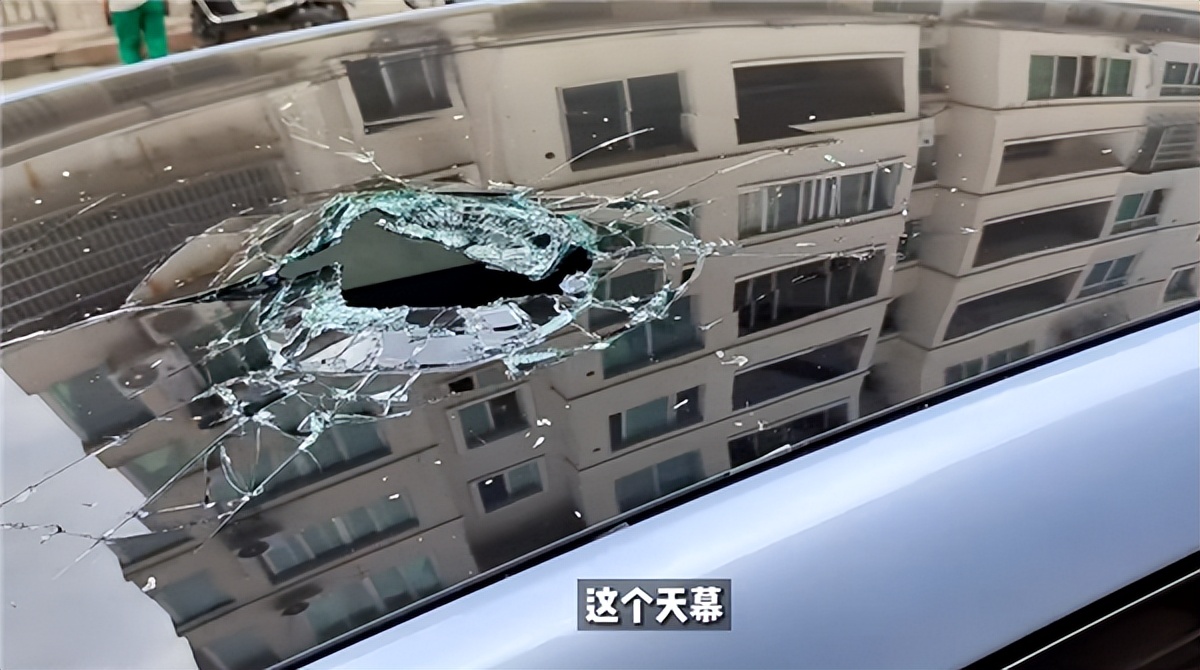 The roof of the BYD seal just mentioned was smashed through by a stone ...