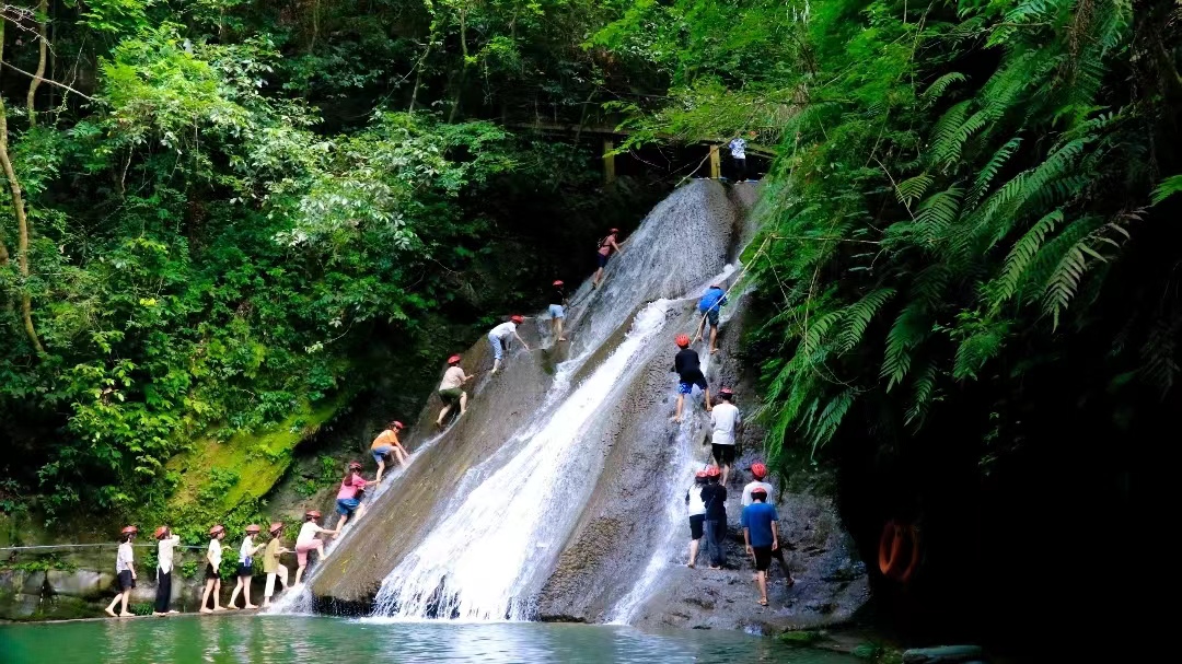 To enjoy the eight major scenic spots in Guilin, it is enough to read ...