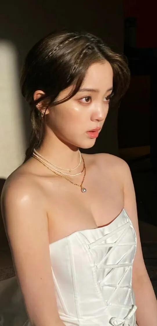 Photos of Ouyang Nana - iMedia