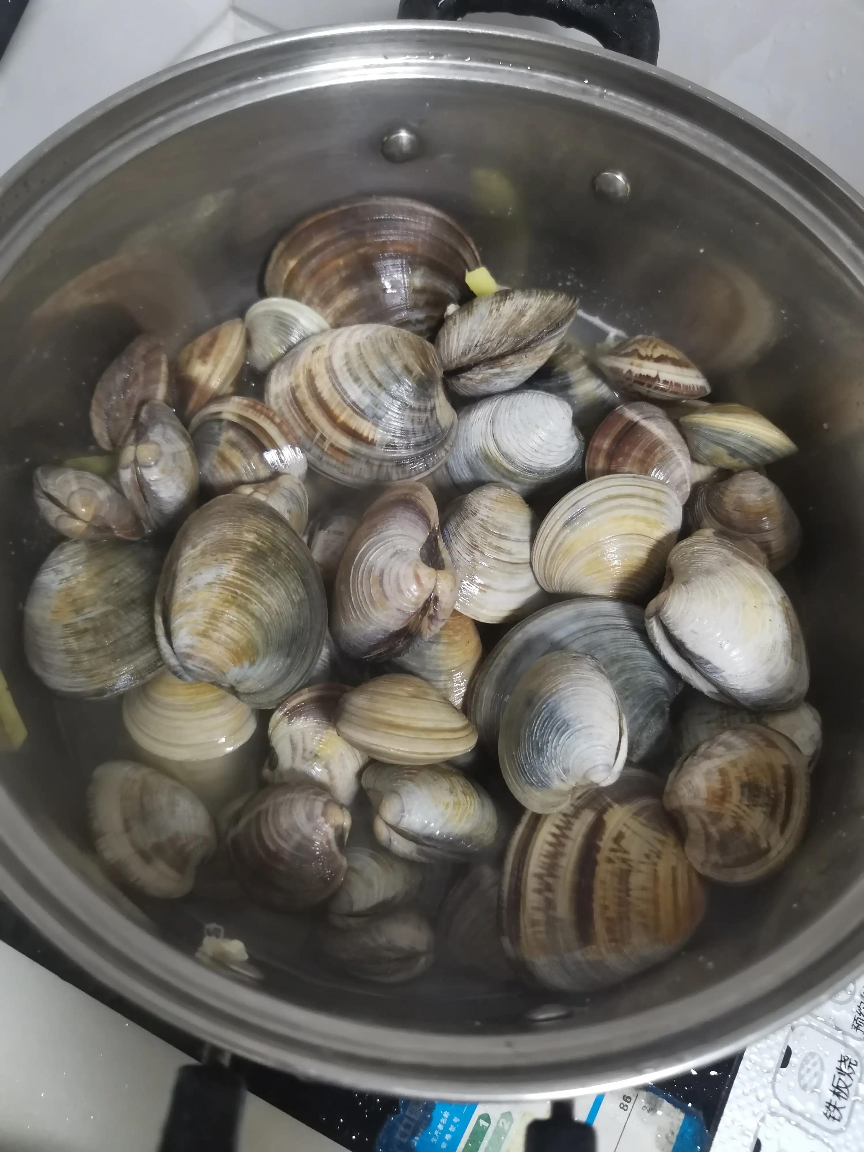 Small seafood - fried clams, boiled clams (flower clams, clams) - iNEWS