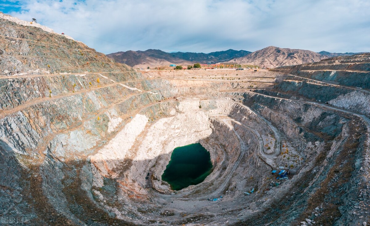 "Geology and Mineral Museum" Keketuohai No. 3 Mine, known as "Hero Mine ...