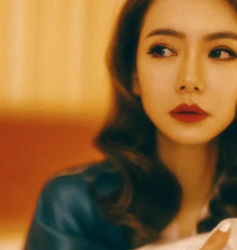 The actress who publicly admitted to plastic surgery, Liu Yan said that ...