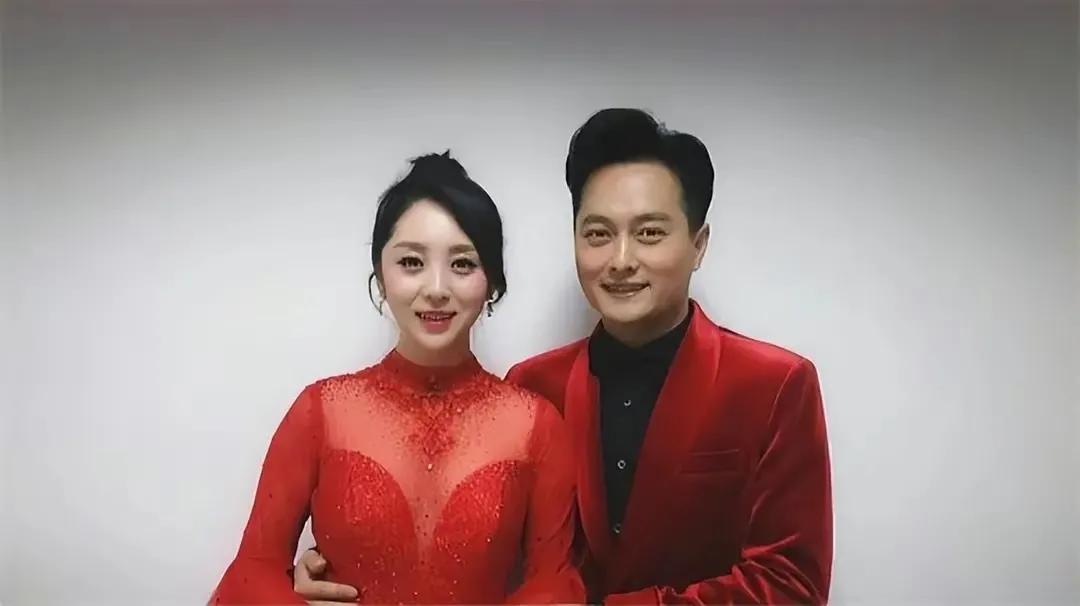 The same background as a grassroots singer, what is the difference ...