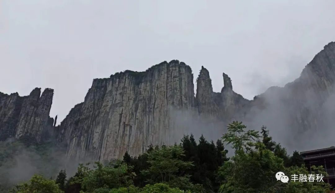 Three Poems of Traveling to the West of Hubei - iNEWS