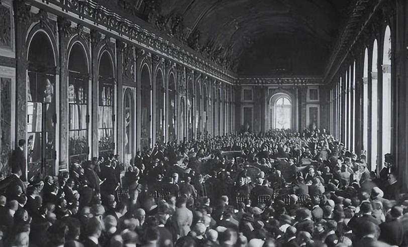 Reviewing the Weimar Republic: Political Challenges and Social Change ...