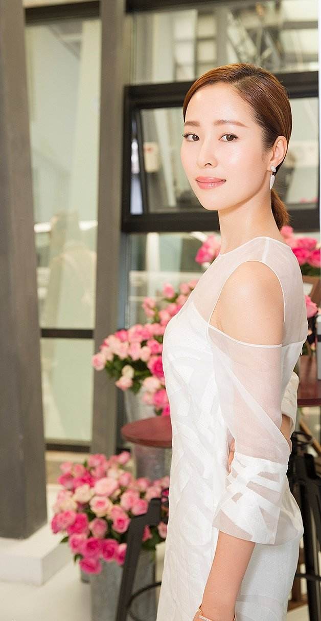 Well-known actress Jiang Yiyan settled in the countryside of Yunnan ...