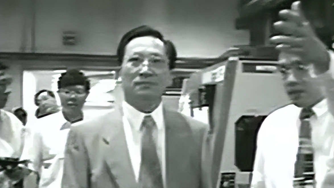In 2000, the corrupt official Xu Qiyao had 146 mistresses and lived an ...