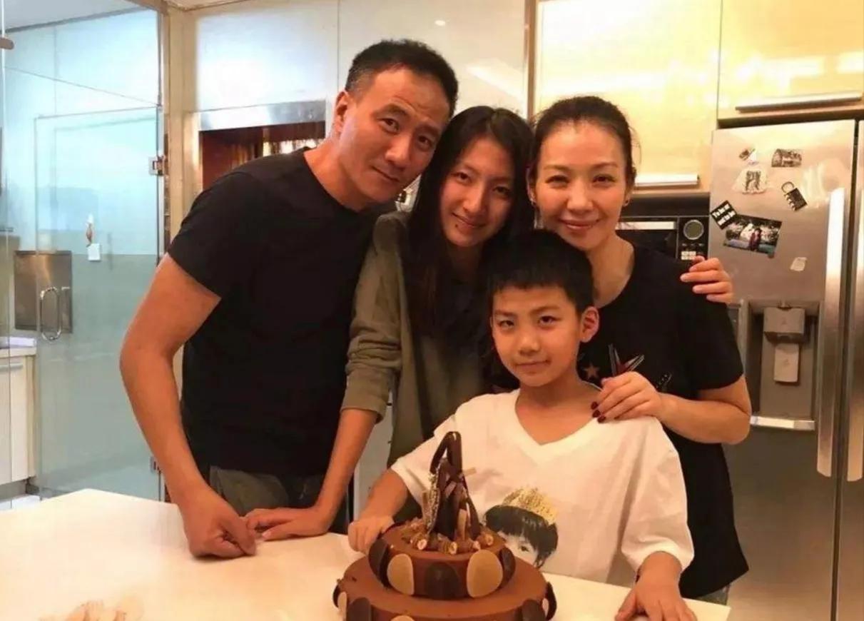 "The King of the Sky" Zhang Ting's body is a wooden man, and the 55 ...