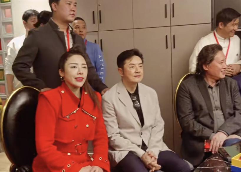 Music celebrities gathered: Li Shuangjiang became the focus of chatting ...