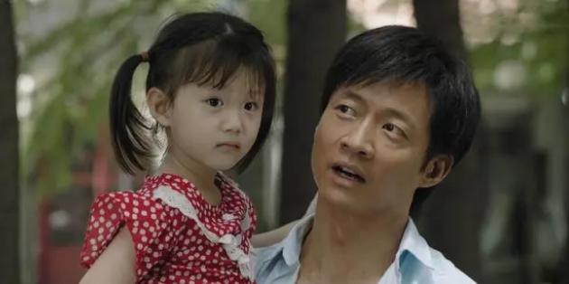 Passing blades to the audience on Ching Ming Festival, the biggest ...