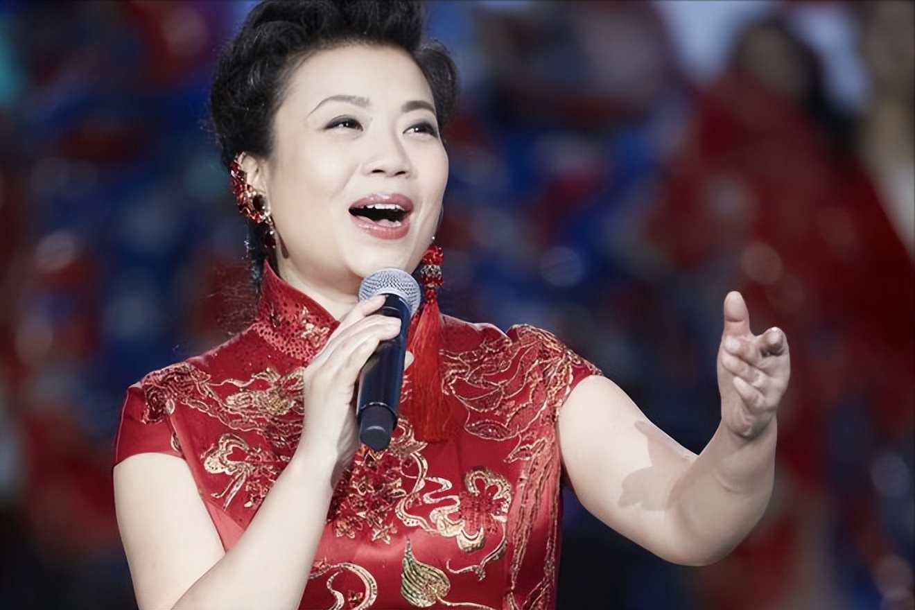 Zhang Ye broke up with Zhang Xing for 25 years: she lost her father and ...