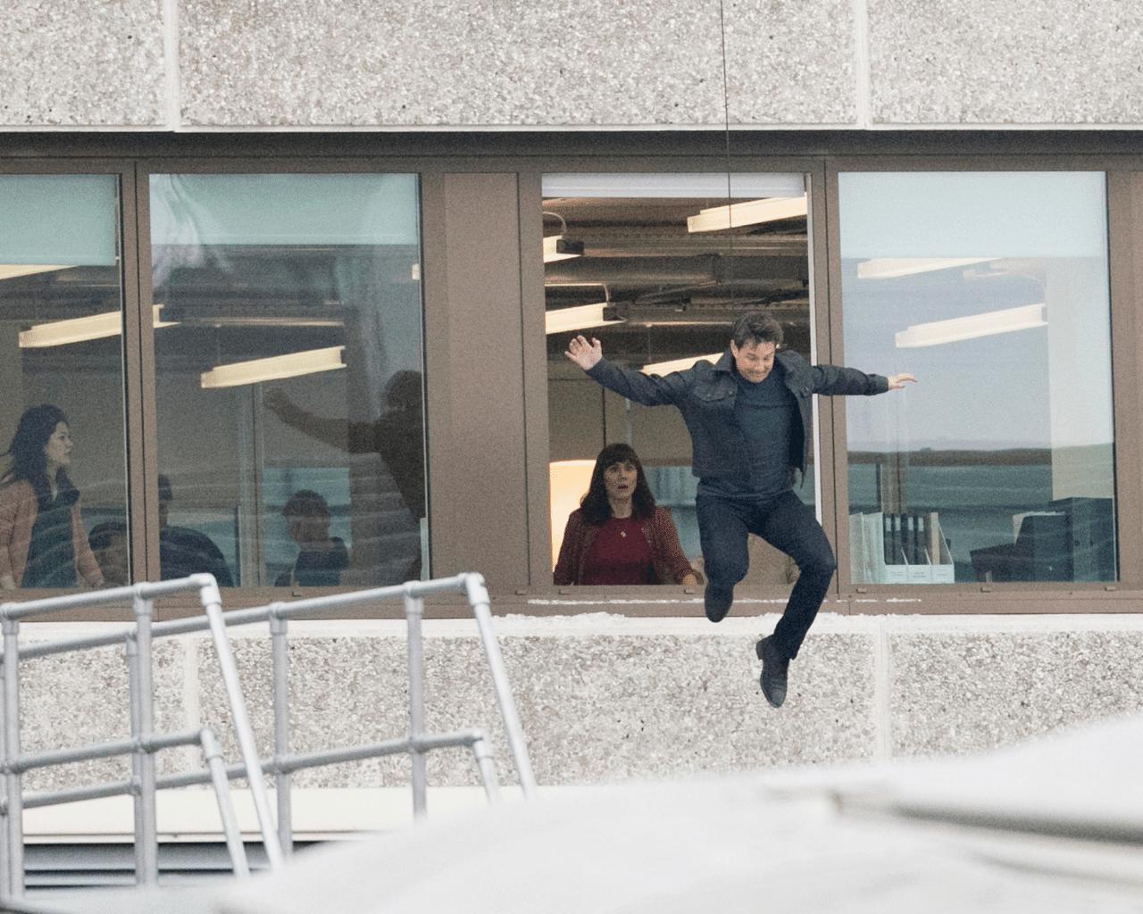 explode!Tom Cruise may be shooting a scene in space for an upcoming ...