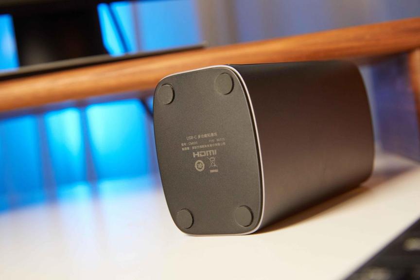 The hard-core desktop vertical docking station that looks elegant and ...