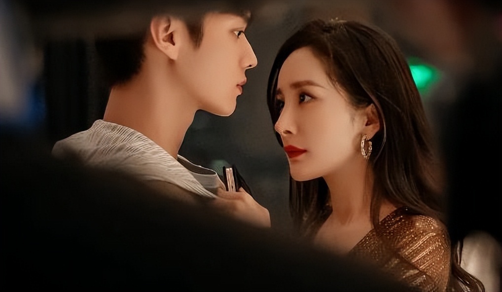 Also playing a lawyer, comparing Yang Mi with Zhu Zhu in "The Ordinary ...