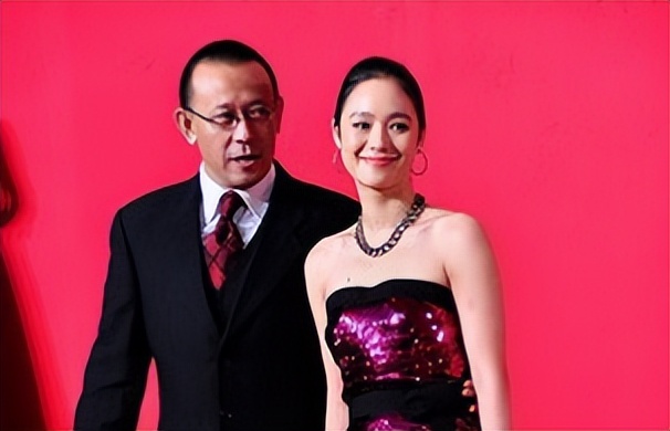 "Famous Director's Wife" Zhou Yun: Defeating Tranquility Liu Xiaoqing ...