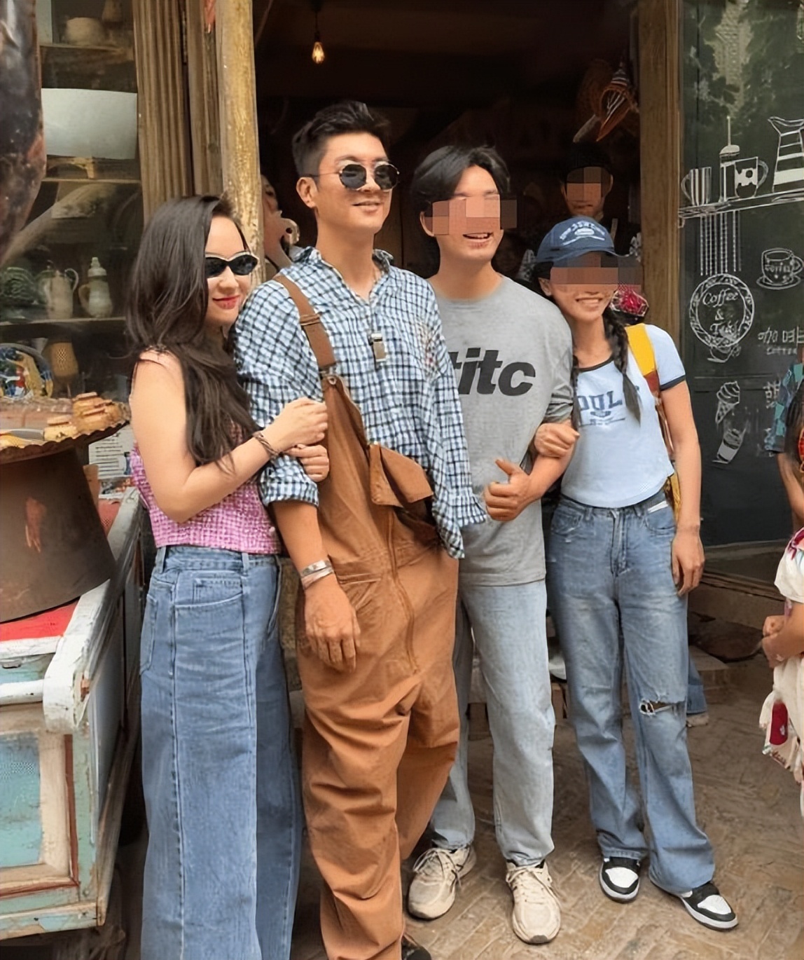 Du Jiang and his wife were met by chance while traveling in Xinjiang ...