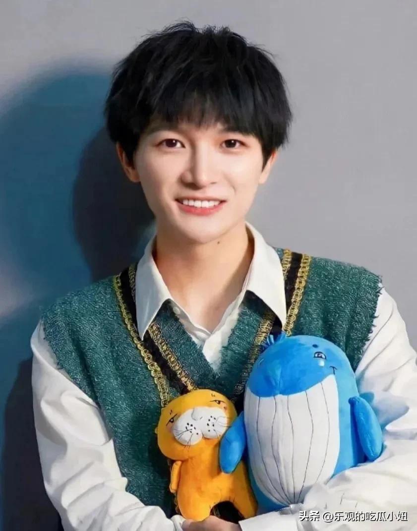 He was eliminated by Na Ying, but now he is held in the palm of Yang Ma ...