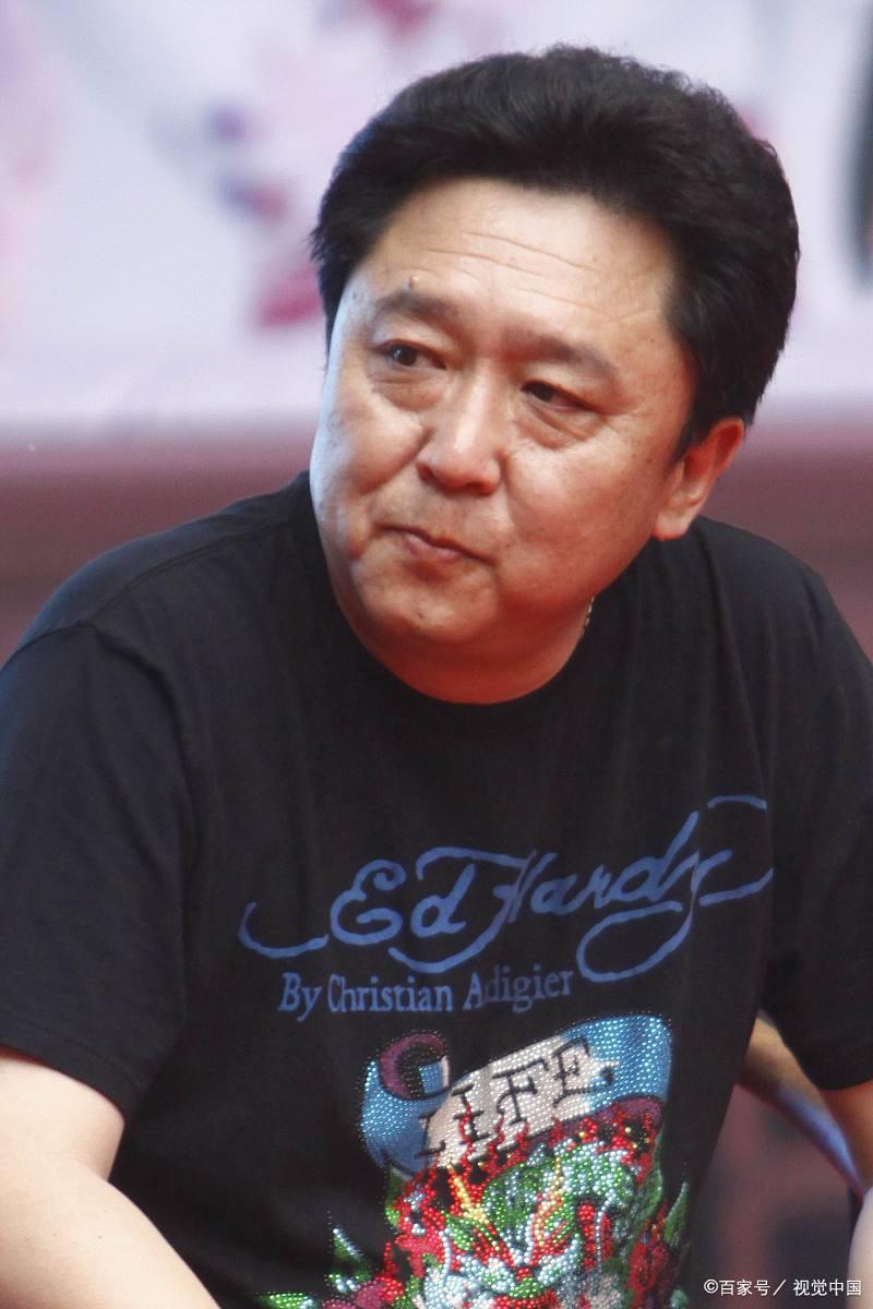 Why can Yu Qian survive the struggle in the cross talk world? - iNEWS