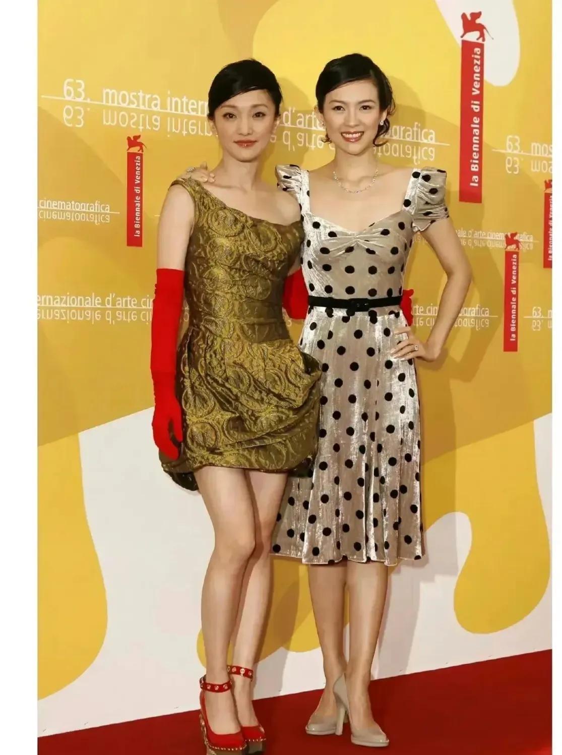 Zhou Xun and Zhang Ziyi were on the same stage in surprise. Their expressions revealed ...