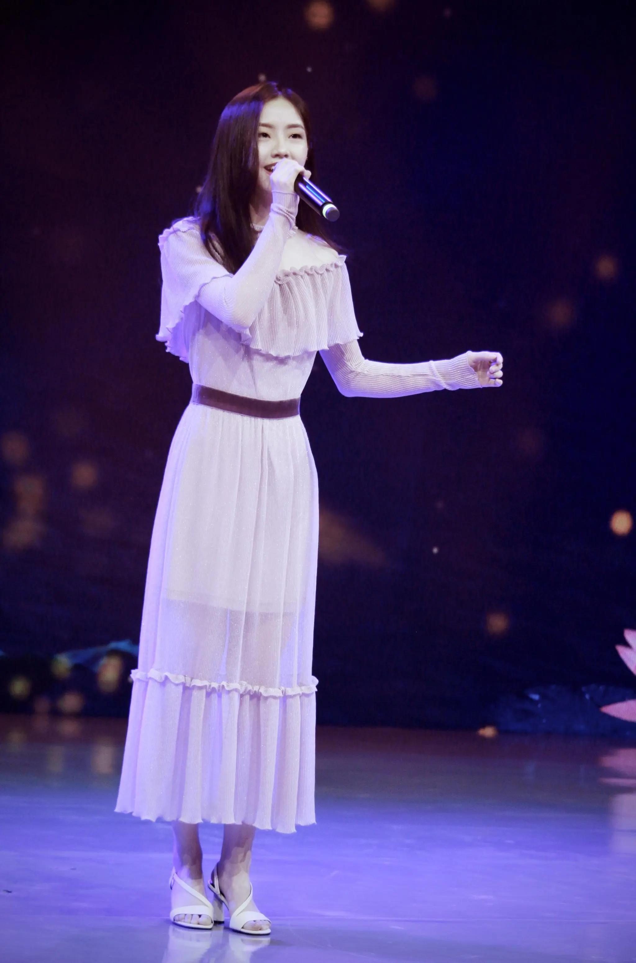 Mingyang Entertainment—Beauty Star—Guo Qin - iMedia