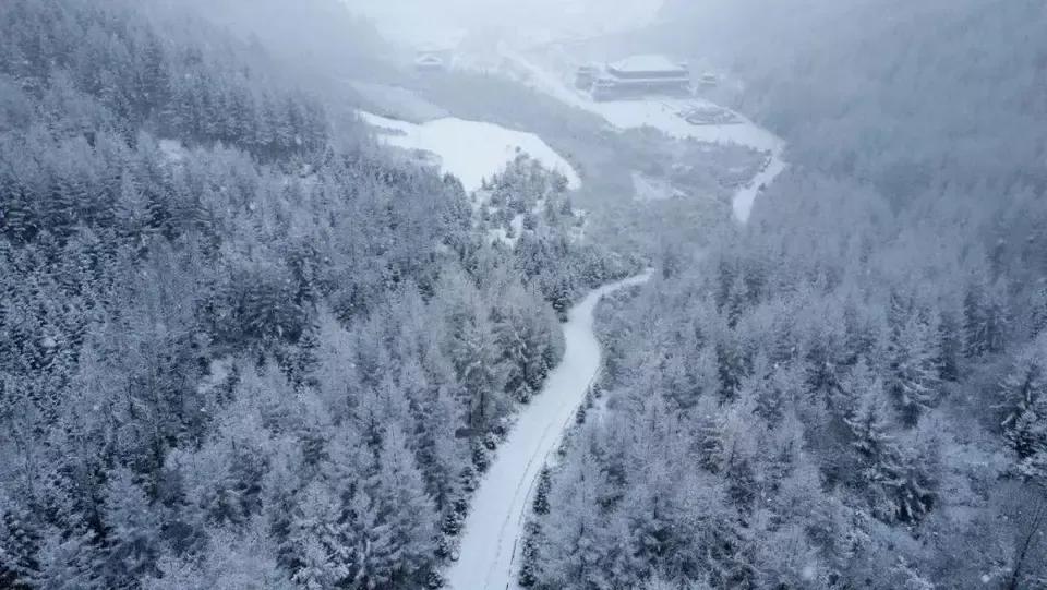 Seven Wonders · The first snow in Weiyuan - iNEWS