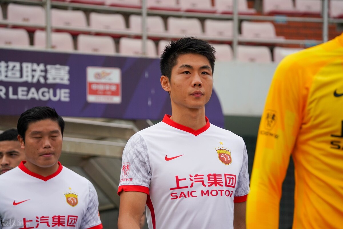 25 million were frozen! The 26-year-old national footballer Wei Zhen ...