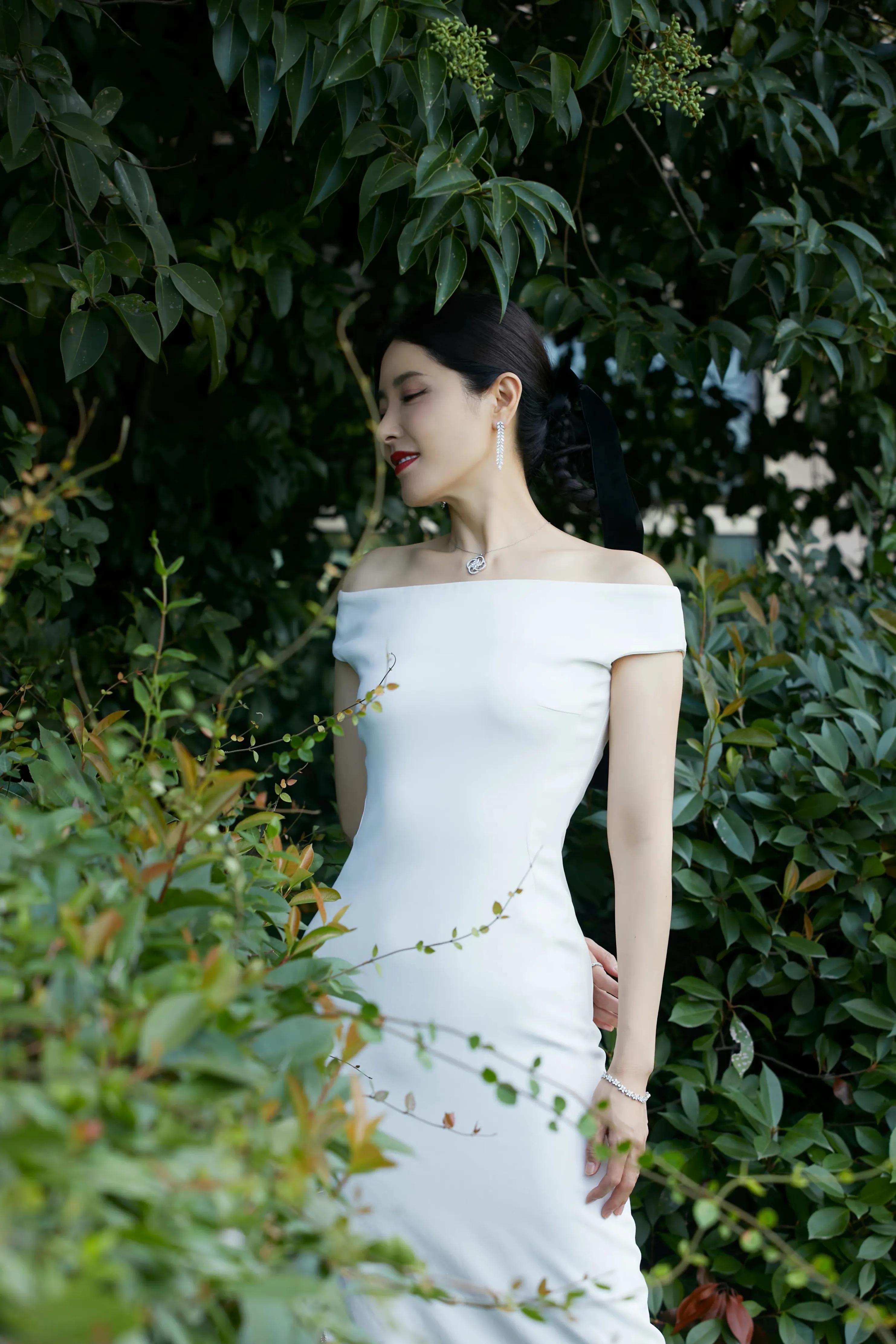 Zeng Li of Leng Yan and Noble Temperament - iNEWS