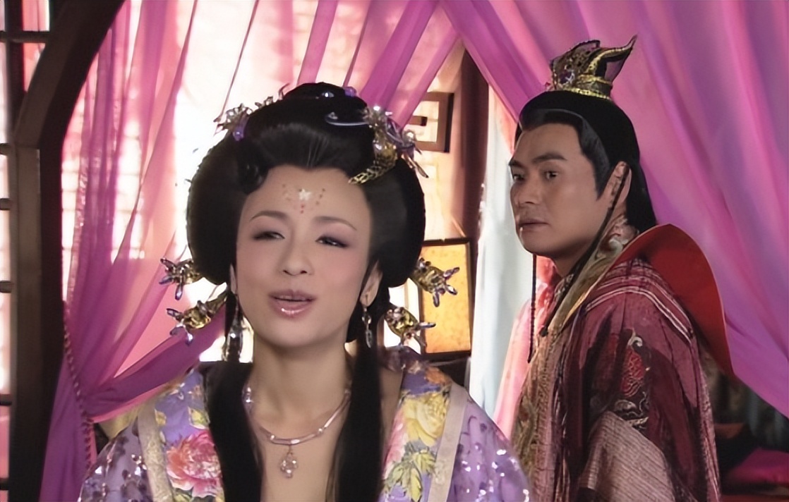Among the three wives and four concubines often said by the ancients ...