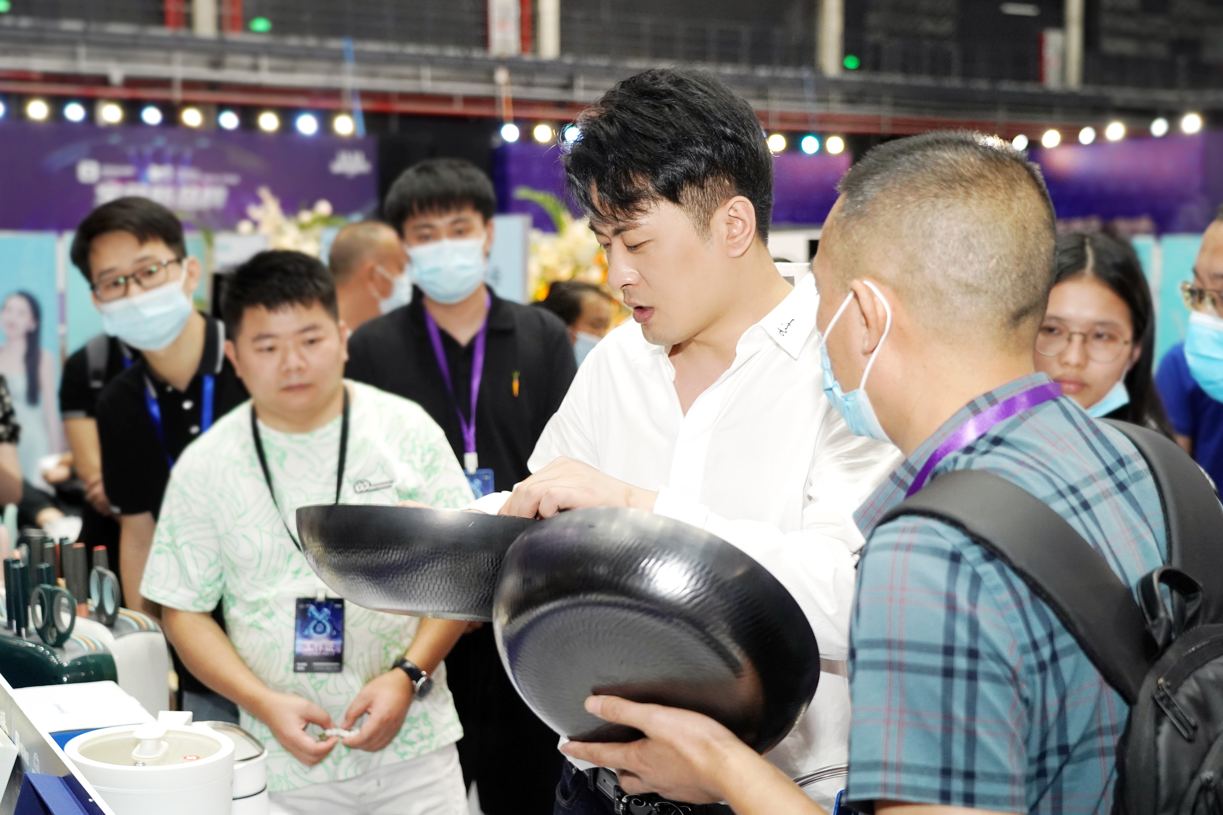 Simba gives full play to the advantages of live streaming and shows the ...