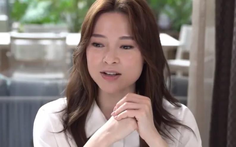 Ou Qianyi: She debuted at the age of 17, married a 15-year-old actor, and became a princess at ...