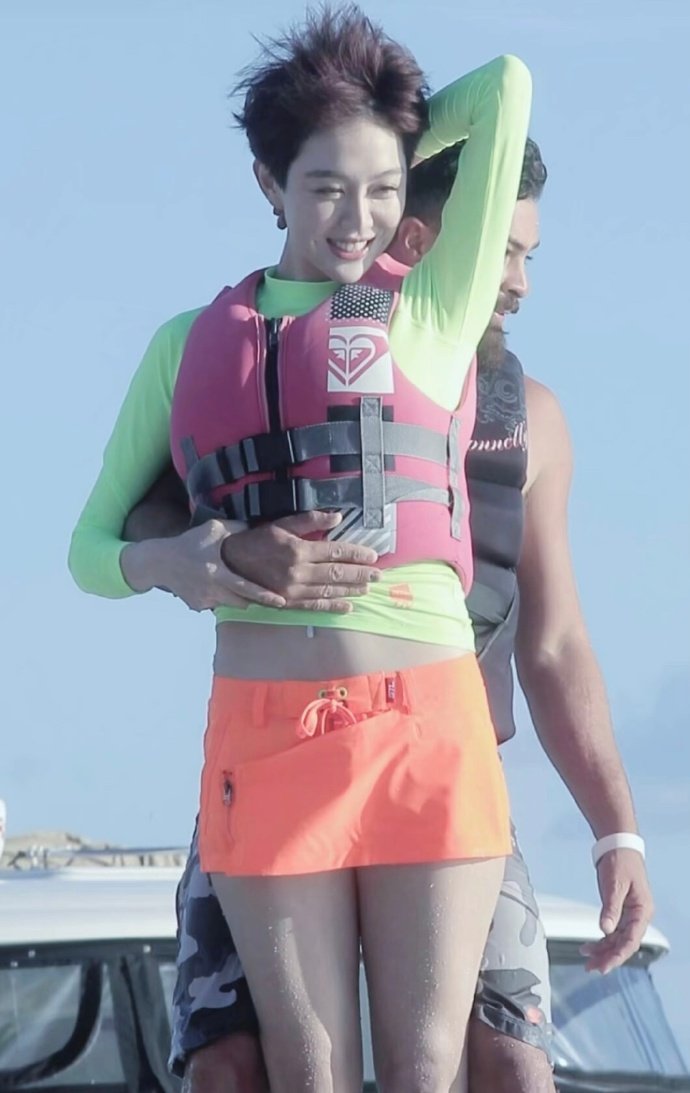 Jiang Yan cools down, Uncle Xia Beard. . . . let me! - iNEWS