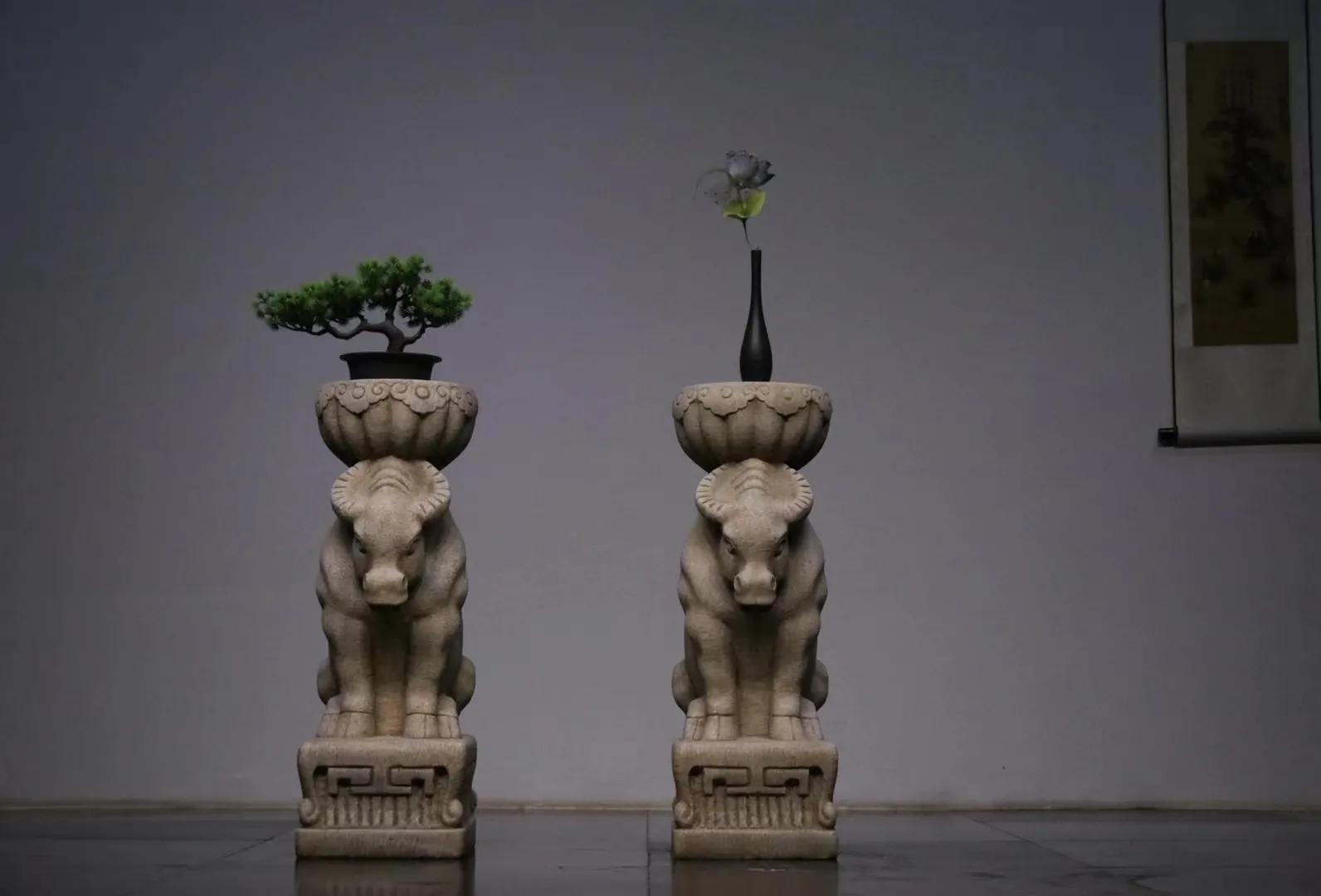 "Chen Shi of the Elegant Room" - a stone table and a flower table - iNEWS