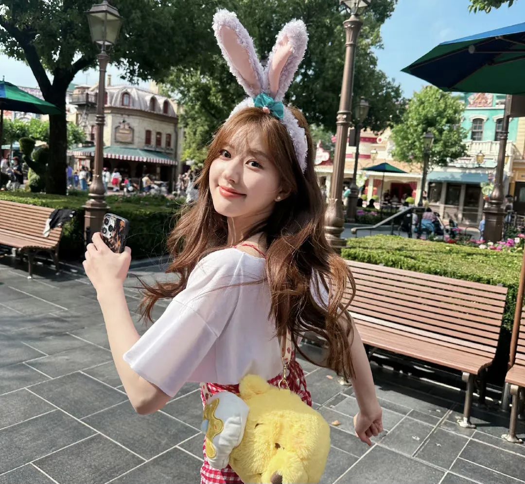 Big S, Zhao Lusi, Yu Shuxin, Feng Xiaogang, Chen Michelle - iMedia