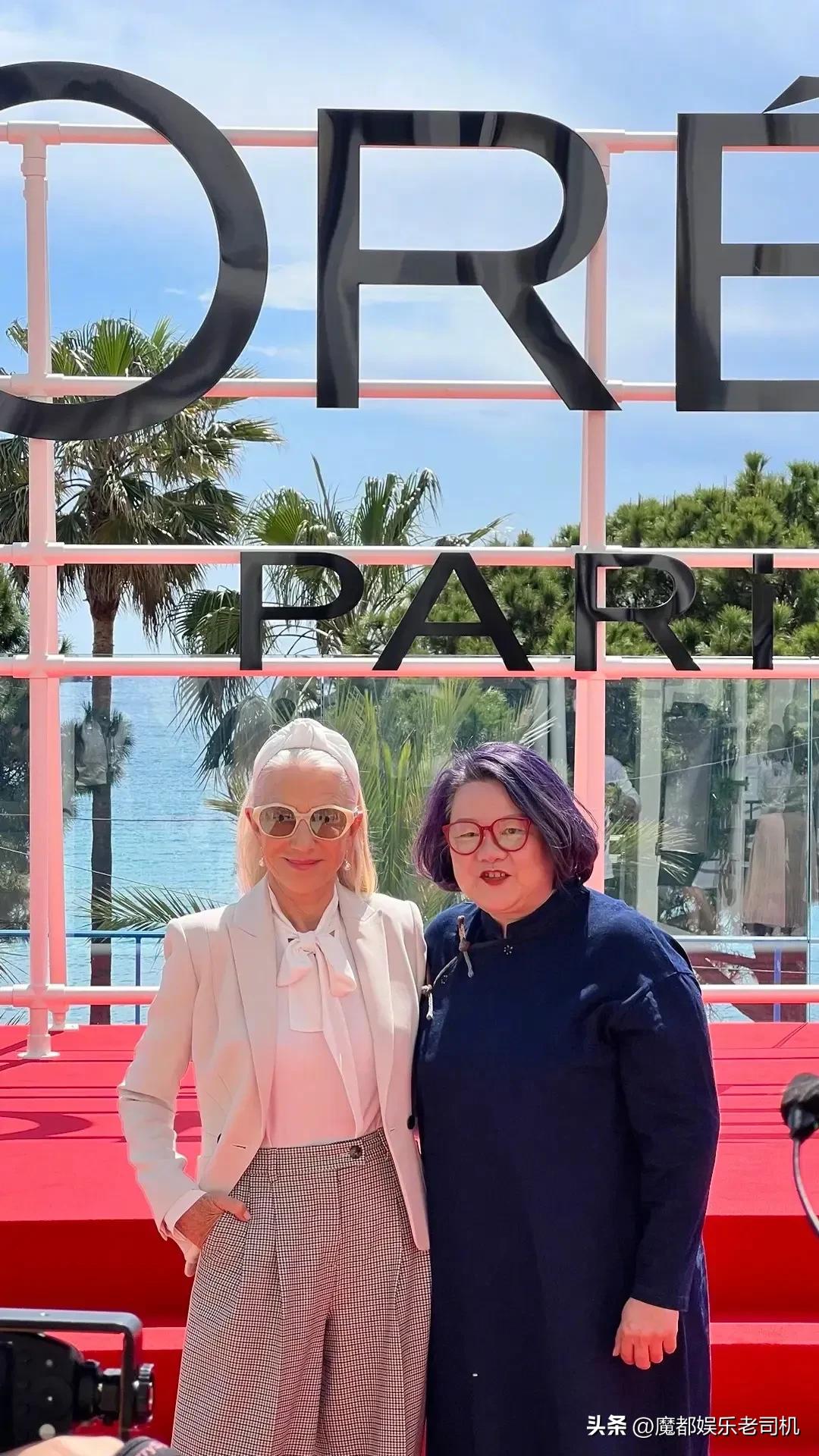 Hong Huang posted a photo with his sister-in-law Gao Ye at the Cannes ...