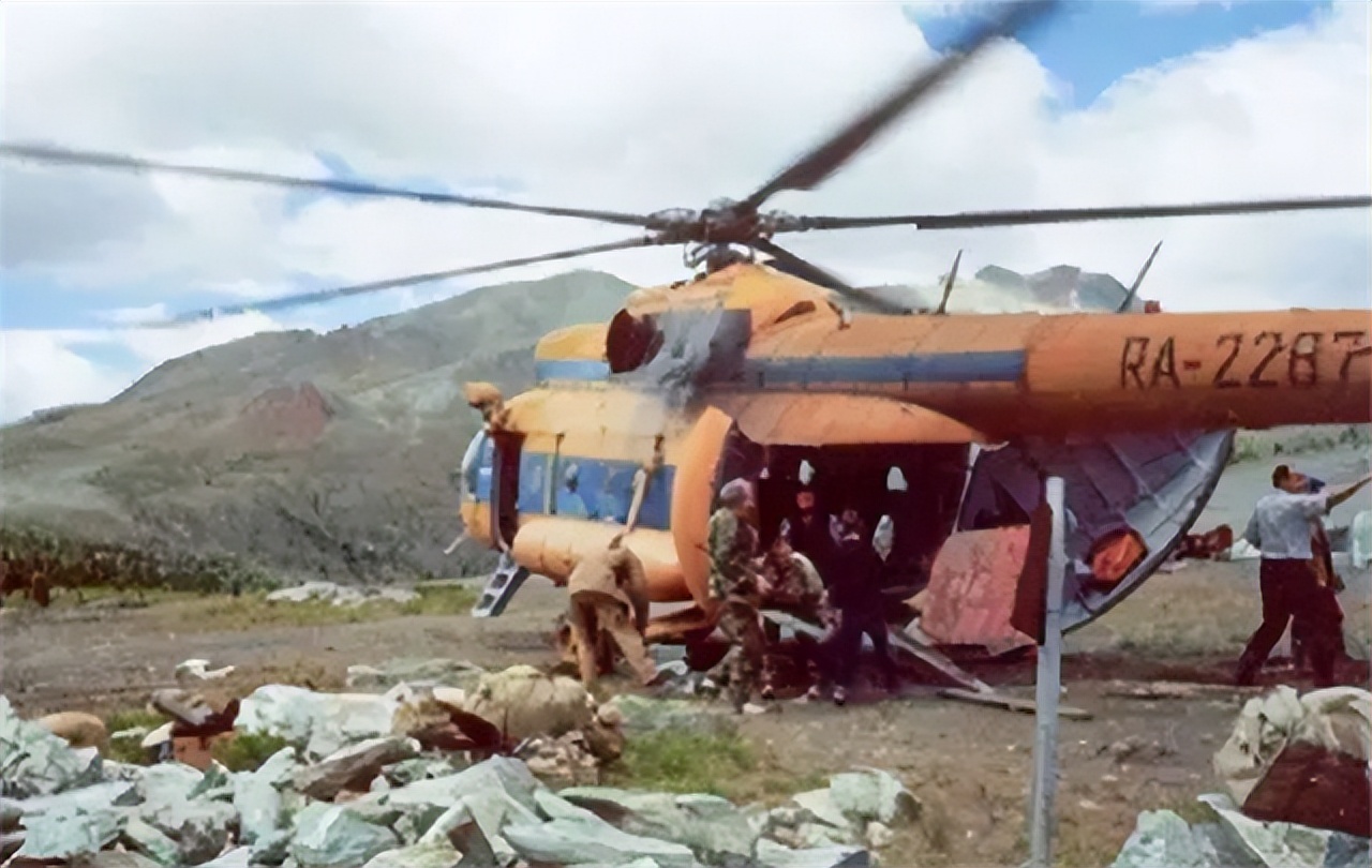 The major general took a helicopter to inspect the disappearance of the ...