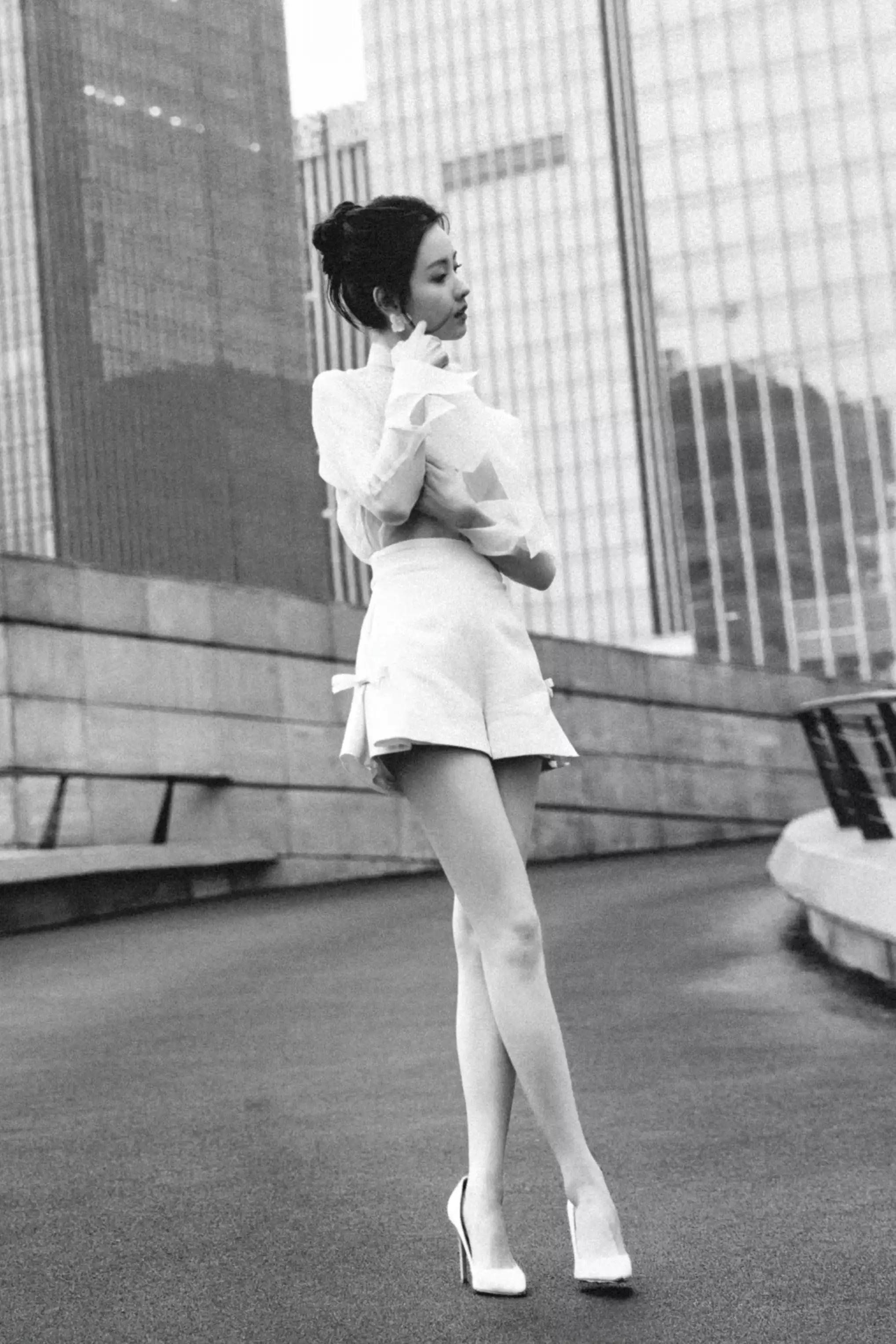 Chen Duling's photo, fair legs, pure and elegant, beautiful and moving ...