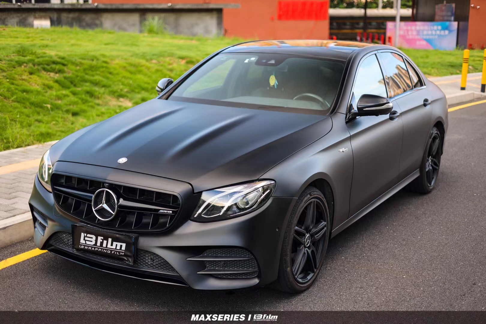 Mercedes-Benz AMG E43-LBFILM color changing film is matte black, the texture can't be hidden ...