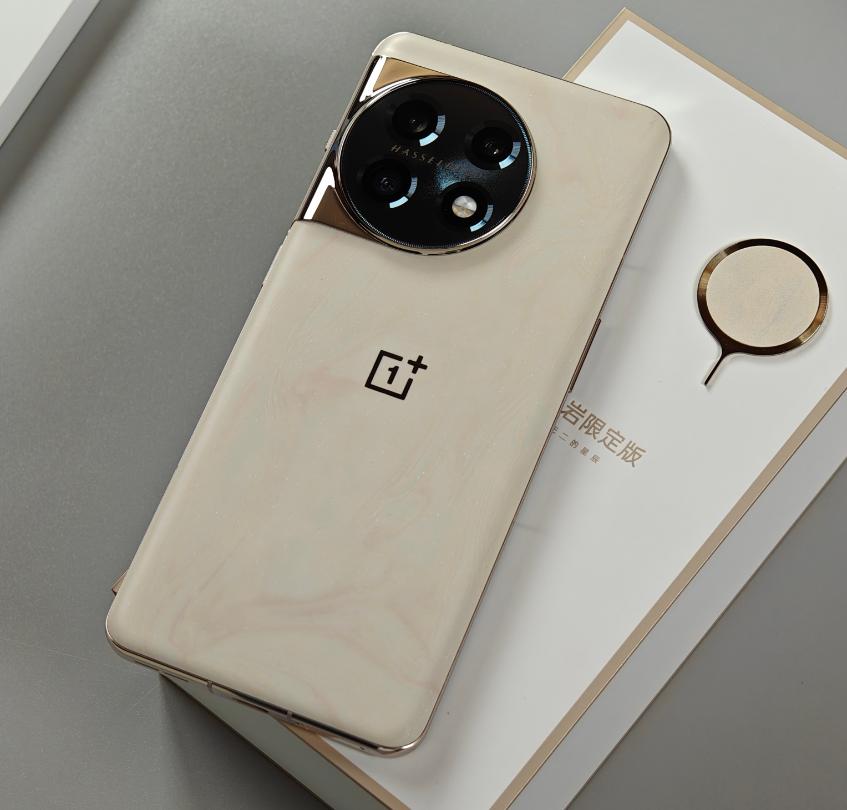 How to choose a mobile phone for 520? Experts suggest to take a look at ...