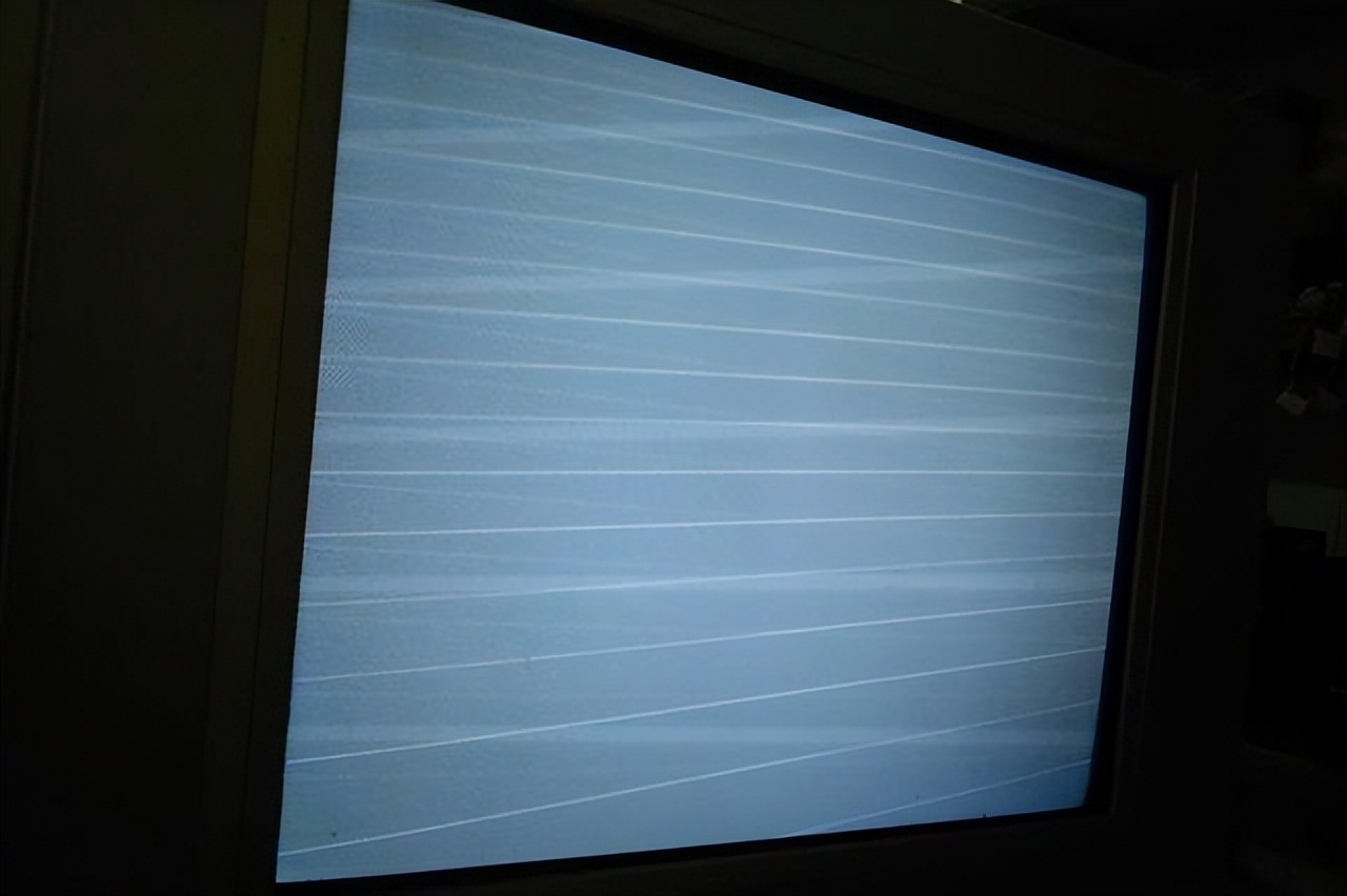 Why does the computer screen have ripples when taking pictures of ...