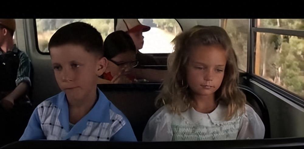 Tom Hanks "Forrest Gump": From an imbecile who was teased as a child to ...