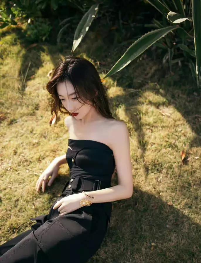 Ni Ni's fragrant shoulders, Xu Qing's pear vortex, Li Xiaoran's ...