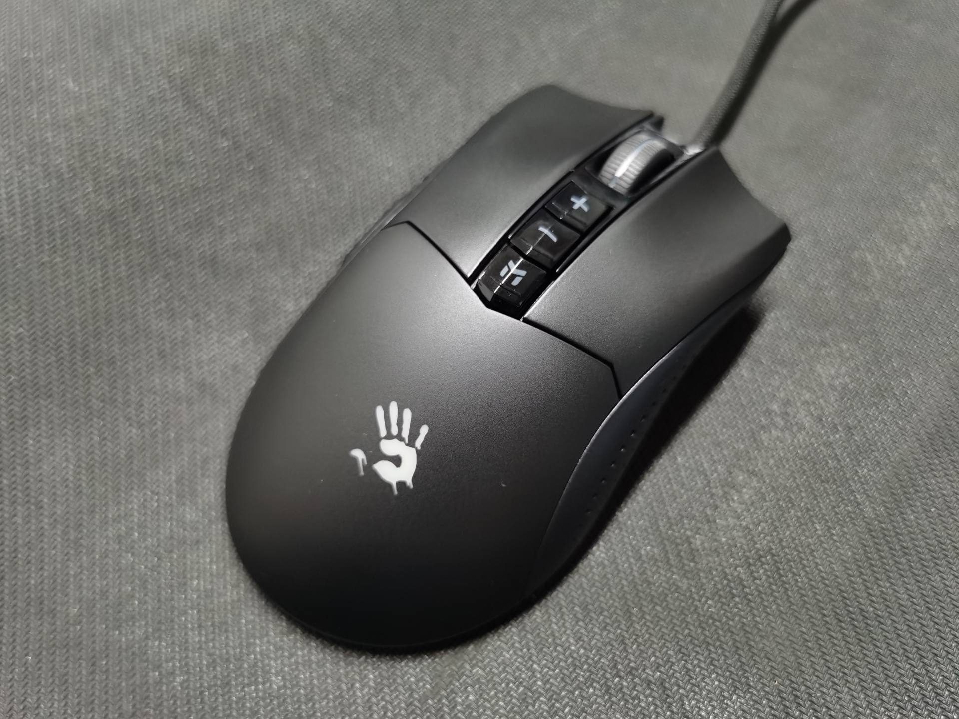 血手幽靈ES9 Pro評測：遊戲鼠標該有的范兒，全有了 - 資訊咖