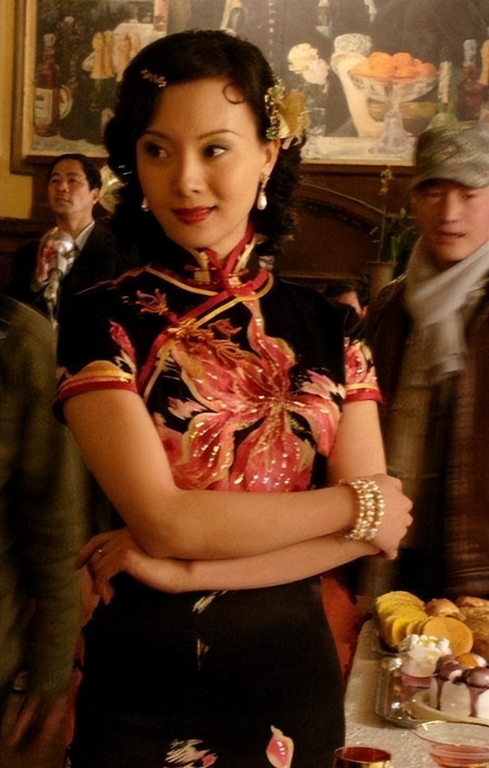 This time, Chen Shu's so-called "decentness" was completely torn to ...