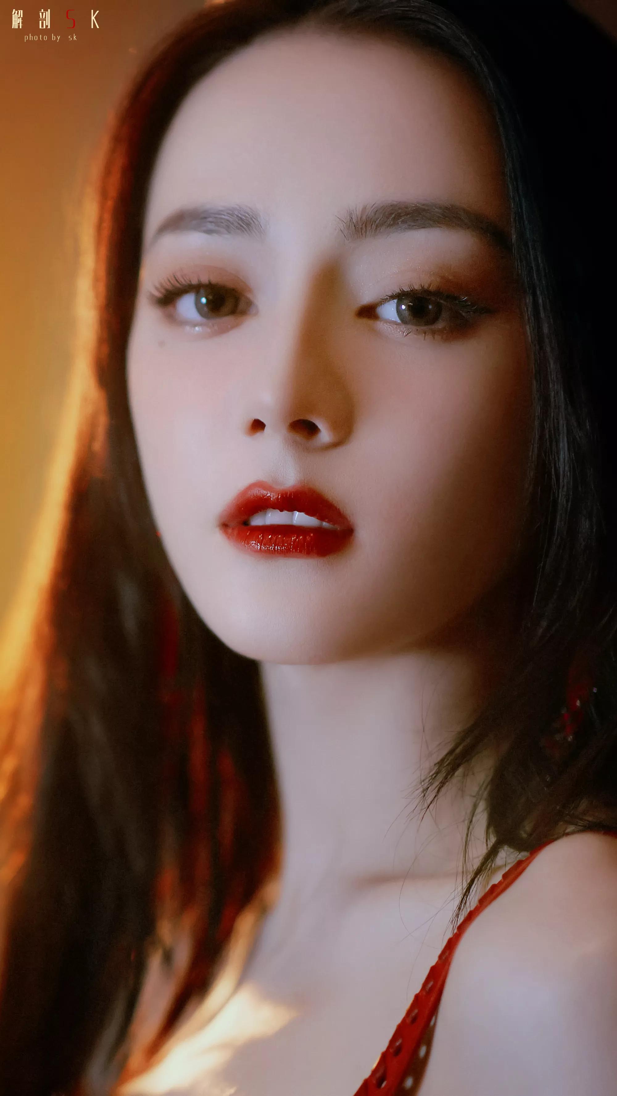 Dilraba Beautiful Wallpapers - iNEWS