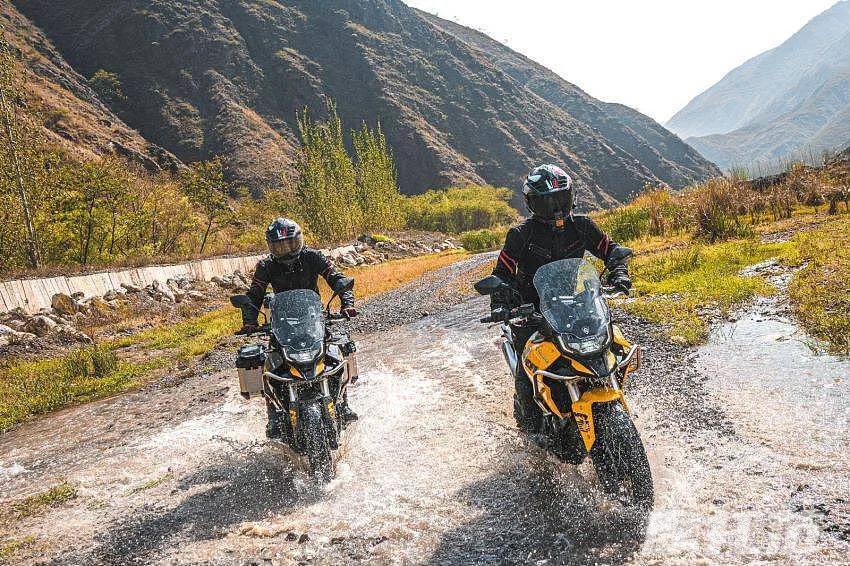 How about the SUV Cyclon RX401 - iNEWS